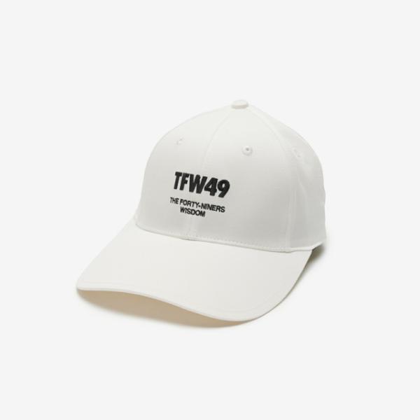 ゴルフからタウンユースまで、様々な場面で使える”EMBROIDEY 6PANEL CAP”6パネルの快適な着用感のCAPのご紹介。深めの被り心地で頭のフィット感は抜群。スポーツシーンでもストレスなくお使いいただるドライでライトな着用感。流行...