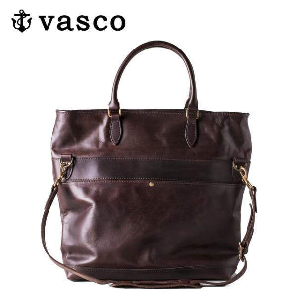 ヴィンテージのドキュメントケースをベースにした2WAYトートバッグです。姫路産フルベジタブルタンニンキップレザーとカウレザーを、丘染めと呼ばれる伝統的な手染め製法で染め上げたあと、コガシ加工げで陰影をつけ、ヴィンテージのような風合いに仕上げ...