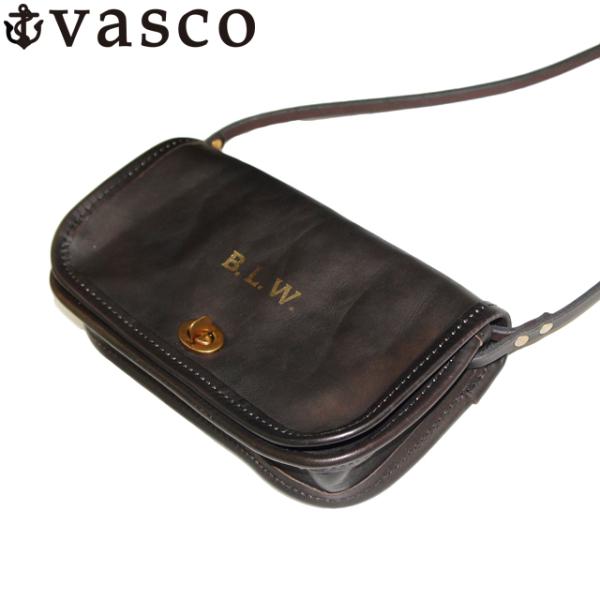 フレンチアンティークのレザーバッグをモダナイズした、ミニショルダーバッグです。フラップの真鍮ヒネリを開けて、荷物の出し入れがスマートにできます。ミニバッグとして必要最低限の荷物を収納できますが、インバッグとしてもオススメです。「B.L.W....