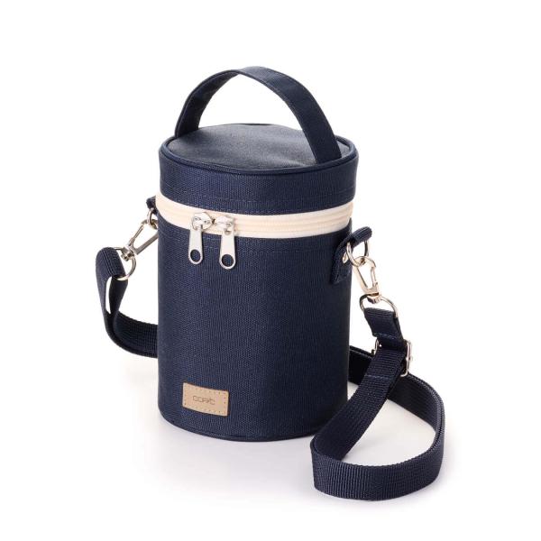 コピックポシェットショルダータイプの布製ポーチでコピックマーカーの収納はもとより、着脱可能な中仕切りを外せば様々なサイズの小物も収納可能です。＜マーカー収納可能本数＞●仕切りあり：スケッチ 40 本／チャオ50 本／クラシック 30 本／イ...