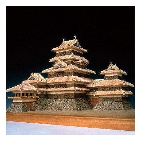 ※商品は製作「キット」です。※完成サイズ：全幅：390ｍｍ　奥行：324mm　全高：232ｍｍ製作参考時間：110時間難易度：★★★☆☆【キットについて】本キットは全国の城のなかでも特に人気の高い松本城を1/150スケールで再現した本格木製...