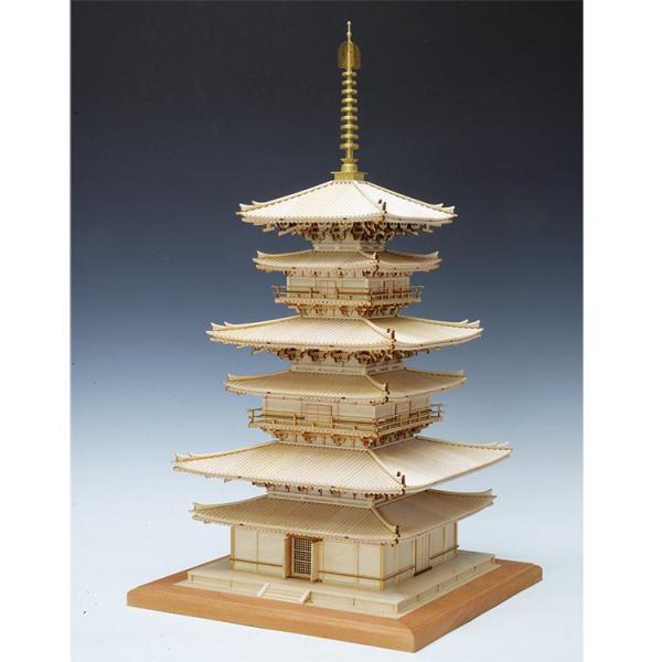 製品名  1/75 薬師寺　東塔　改良版完成サイズ  全幅：260ｍｍ　奥行：260mm　全高：480ｍｍ製作参考時間  50時間難易度  3六重の塔とも取れる複雑で精緻な三重の塔を、レーザー加工により精密に再現。相輪部の宝珠、水煙、九輪な...