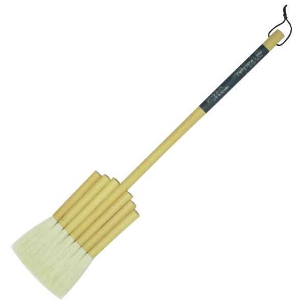 上質な羊毛筆を連ねて刷毛の様にした筆で、広範囲に軟らかく描く事ができます。含みは抜群で刷毛とは違う描き味があり、筆跡が残りにくく微妙な表現が可能です。穂先の種類・形状 ： 刷毛規格・号数・No ： 7連筆穂先サイズ（約、穂幅×穂丈） ： 4...