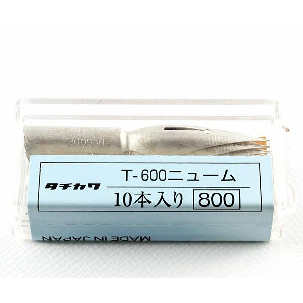若干の線の強弱（太い線、細い線）と均一な太目の線が書けるペン先です。ペン先を紙に沿って寝かせることで、線の強弱が出ます。ニューム色で表面のザラつきによってインクのぼた落ちを防ぎ、インク持ちが良いため、1回付けるだけで長く書くことができます。...