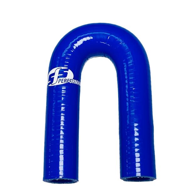 内径：19ｍｍ 度数：180°曲げアール：約30mm足長：102mm(クロスポイントまで)肉厚：4.5mm 3plyカラー：ブルー弊社は英国SFS Performanceの正規代理店です。耐油性はございません。※ロゴ位置はロットによって変わ...