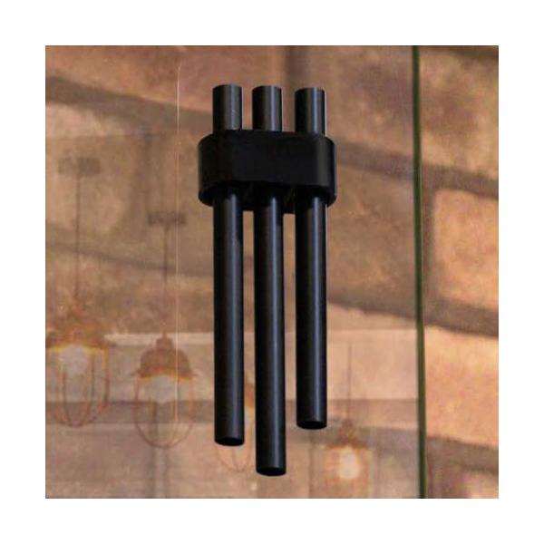 仕様訪れを告げる、やさしい音色。特殊フィルムで取り付けるガラスや鉄製のドアにぴったりなチャイムです。貼った後は見えにくくなるフィルムを使用しています。仕様カラー：ブラックフィルムサイズ：W80×H170mmパイプサイズ：12φ×130、12...