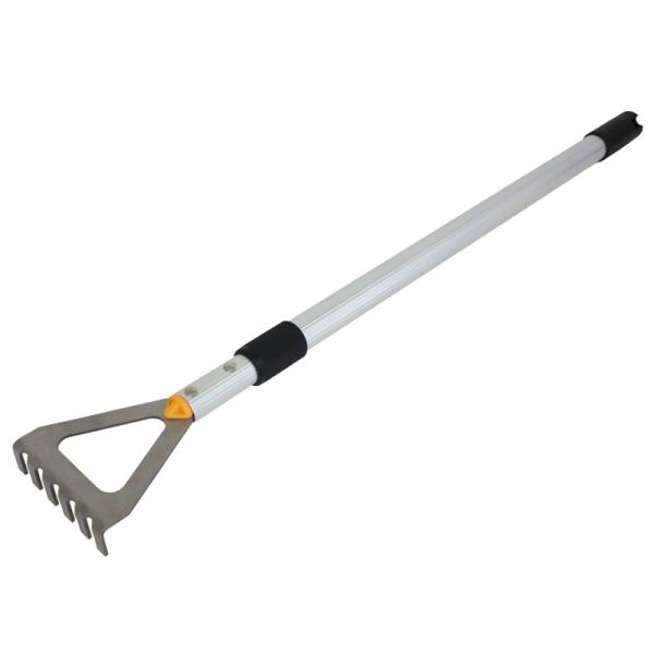 手の届かないところのゴミもラクラク掻き出す！【特長】厨房機器下部や設備下部等のゴミを掻き出す際にご使用ください。コンパクトで軽量なので、片手でラクラク使用可能です。熊手形状でゴミをしっかりキャッチします。約760〜1200mmまで伸縮します...