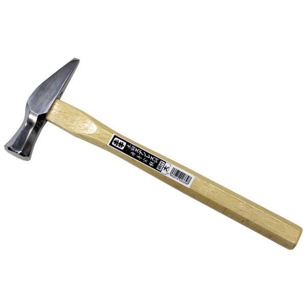 特殊ステンレス材でサビにくく高級感のある玄能です。サイズ全長：360mm頭長：140mm口径：34mm頭重量：480g全重量：640g※画像は（小）サイズです。