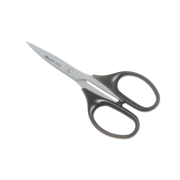 【特徴】刃物の産地として古くから知られる岐阜県関市。丸章工業が手がけるはさみブランド SILKY (シルキー)は、絹が擦れ合うような滑らかな切り心地冷間鍛造で400t油圧プレスで強く圧縮された刃材は衝撃に強く、耐摩耗性に優れています。刃の裏...