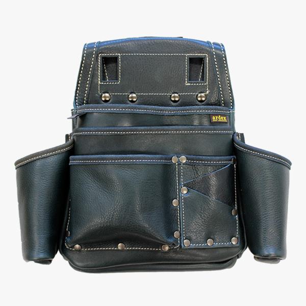 【特徴】高級素材オイルヌメ革使用！たっぷりの脂で、しっとり滑らかな素材で使い込むほどに手になじみ、色合いの変化を楽しめます。ヌメ革は元々貴重で、キズのある部分をできるだけよけて裁断したいので、1個の釘袋を作るのに原皮を多く使用します。その為...