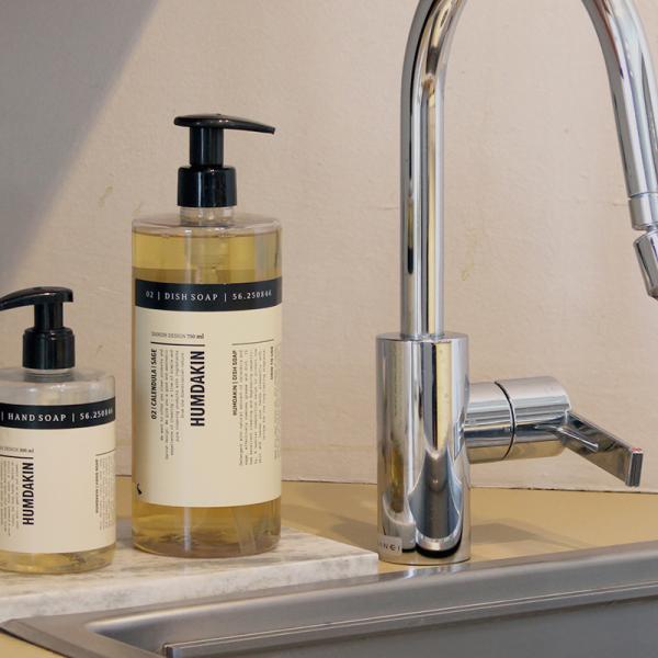 HUMDAKIN DISH SOAP 750ml ハムダキン ディッシュソープ 食器用洗剤 液体 濃縮タイプ 香り 北欧 安心 子供 ペット エコ ギフト プレゼント【容量】750ml【液性】中性（pH範囲 5〜7）【成分】アニオン性界面活...