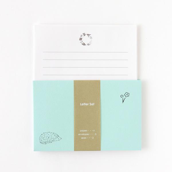 動物とそれに関連するモチーフがデザインされたシリーズ。シンプルながら遊び心もあって、年齢や性別を問わず使いやすいデザインです。封緘シールつき。カラフルな封筒は高級感のあるタント紙を使用しています。■便箋サイズ:W135×H165mm　封筒サ...