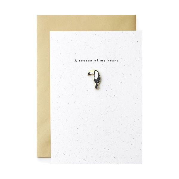 イギリスのメーカー"OLD ENGLISH CO."のグリーティングカード。取り外してカバンやポーチに付けられるピンバッジ付きです。表紙に「A toucan of my heart」の文字が入っています。オニオオハシ好きの方へのプレゼントに...