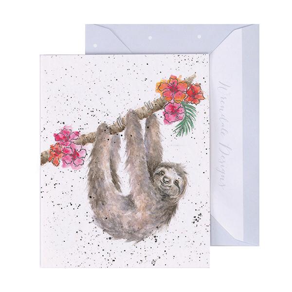 活き活きとした動物たちのミニカード。にっこり微笑んでいるかのようなナマケモノと、鮮やかな南国の花が可愛いデザインです。カードの内側は白無地なので、アレンジ自在♪ちょっとしたメッセージを送ったり、プレゼントに添えるのに便利です。『Wrenda...