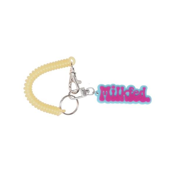 再入荷！＼＼カラフルでPOP！元気カラーのキーホルダー／／■ポップなカラーが可愛いMILKFED.ロゴのキーホルダー■海外のグミのようなカラーのスプリングコードが付いていて、定期券やICカードはもちろん、カバンの中で見失いがちなポーチに取り...