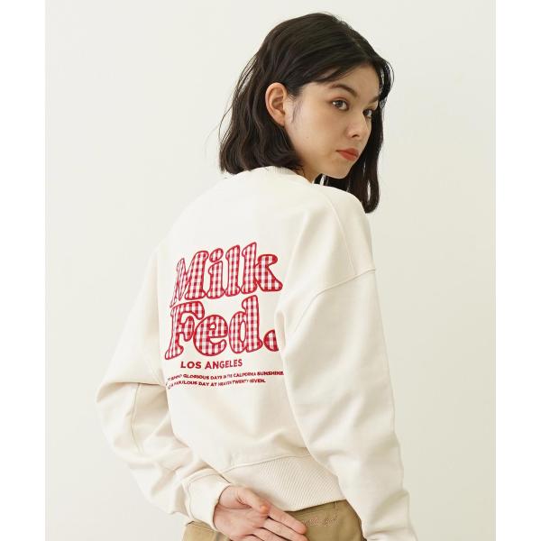 ＼＼ギンガムチェックロゴがポイントMILKFED.ロゴのスウェットトップス／／ぽってりとしたロゴデザインと、チェック柄が可愛い印象の裏毛スウェット。少し短めのコンパクトなシルエットになっていて、ボリュームのあるロングスカートやパンツはもちろ...