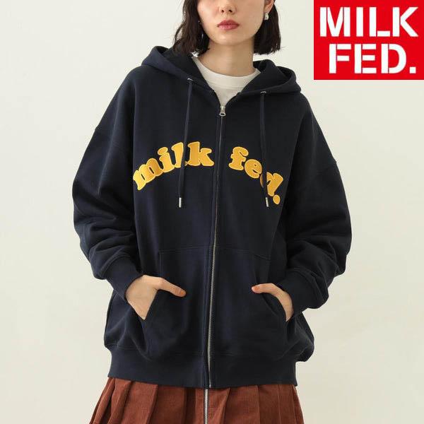 ＼＼ワッペンロゴがポイント♪人気のジップパーカー／／MILKFED.で人気のクーパーロゴを使用した、ジップスウェットパーカー。フロントには大胆にマットサテンワッペンを施しました。ジップタイプのパーカーは着脱がしやすいので、気温調節が難しい季...
