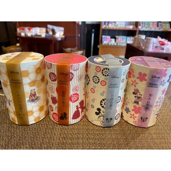 お部屋で香りを楽しむルームインセンス。ディズニーの人気キャラクターをイメージしたルームインセンスは、それぞれのキャラクターや物語をイメージして調香しました。【ミッキーマウス】白檀【ミニーマウス】すみれ【美女と野獣】薔薇【くまのプーさん】はちみつ