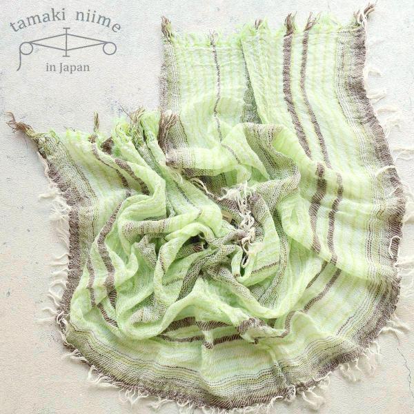 tamaki niimeの原点と言えるroots shawl。その特徴は、他では体験できないような柔らかさと色のバリエーションにあります。smallサイズはより多くの人にtamaki niimeを知ってもらえるようにつくったサイズ。通常の織...