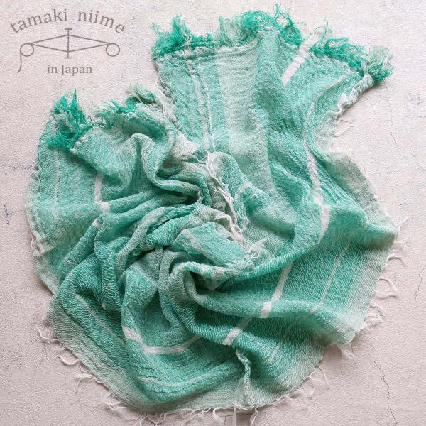 tamaki niimeの原点と言えるroots shawl。その特徴は、他では体験できないような柔らかさと色のバリエーションにあります。smallサイズはより多くの人にtamaki niimeを知ってもらえるようにつくったサイズ。通常の織...