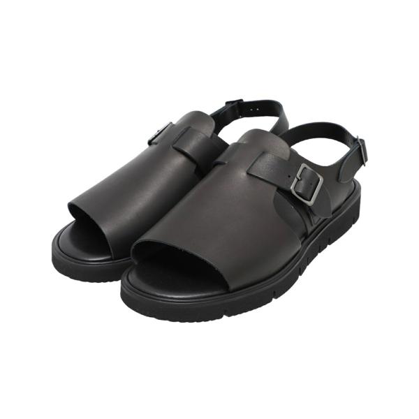 foot the coacherの夏定番《OPEN TOE SANDALS（GLOXI CUT SOLE）》。無駄を削ぎ落としたミニマルなアッパーに、クッション性抜群のインソールで快適な履き心地。1935年創業のVIBRAM社《GLOXI ...