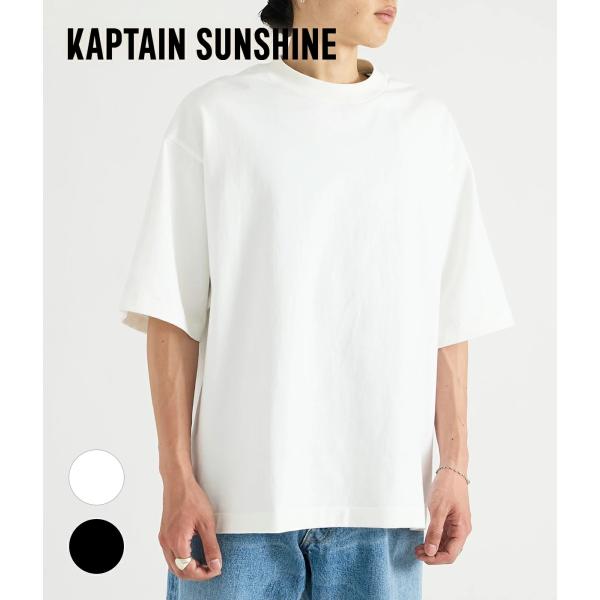 超長綿ならではの滑らかな肌触りと上品な光沢を備えたカットソー。糸にほどよいツイストを加えシャリ感を持たせつつ、着込むほどに風合いが増す素材が魅力。ボディは丸胴のシームレス仕様で、縫い目のごろつきが少なく快適。ほどよく立ち上がるネックがさりげ...