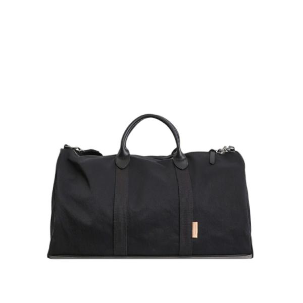 Hender Schemeの定番boston luggageは、カウレザーとナイロンを組み合わせた大型ボストンバッグ。取り外し可能なショルダーストラップで肩掛け・斜め掛け・手提げの3WAYに対応。塩縮加工ナイロンツイルにより軽量ながら引き裂...