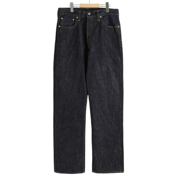 SUGAR CANEの「14.25oz STANDARD DENIM 1947MODEL」は、40年代後期のデニムのディテールを忠実に再現した、武骨で男らしい代表作です。東洋エンタープライズが長年の技術力を結集して作り上げた、愛用者が多い名...
