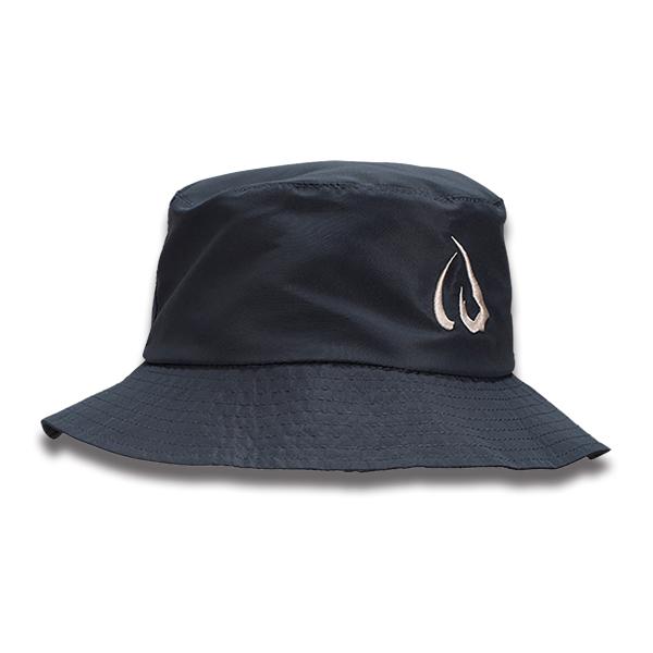 商品名・【 ID05425-26 ID ロゴ  バケットハット 】商品詳細・【 パフォーマンスを発揮する機能性 】軽量でしっかりとしたフィット感で動きを妨げず、あらゆる面でパフォーマンスを維持！吸温速乾の快適生地が長時間着用でも快適な被り心...