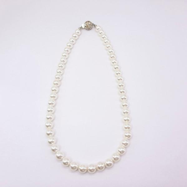 【セール価格】限定4本　パールネックレス サイズ :  パール：約8mm長さ　：　　　　　　　　約40cm　アジャスター　　　　　　約3cm※画像は見本です。形や色合いはお選びいただけません。※ 写真は商品現物を撮影しておりできるだけ現状に...