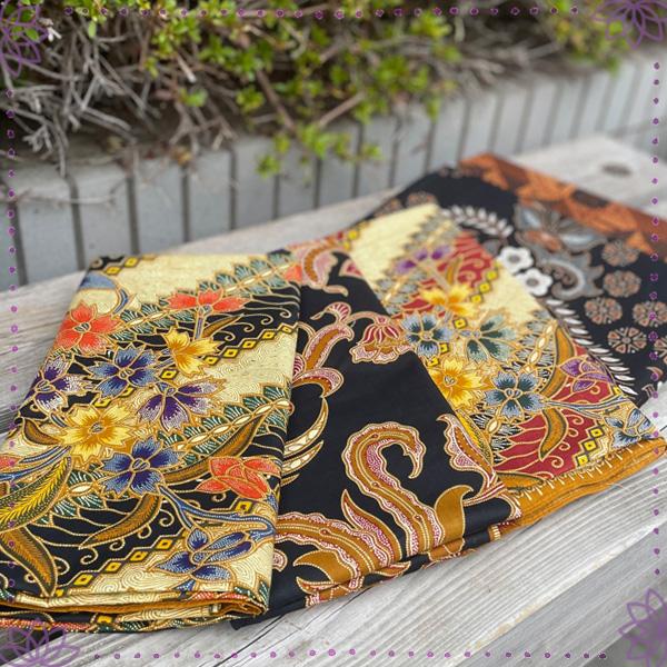 ジャワ更紗とも呼ばれるインドネシアバティックは、ユネスコの世界無形文化遺産に登録されているインドネシアを代表する伝統的な布製品です。 たっぷりサイズなので洋服やバッグ等を作ったり、マルチカバーなどのインテリア雑貨として大変重宝します。そのま...