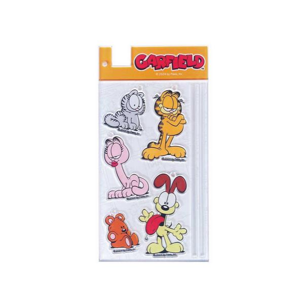 アクリル素材の「ACRYLIC KEYCHAIN BOARD」 型から外して自分で組み合わせたキャラクターを、キーチェーンとしても楽しんだり♪ 右側にある2本のミゾに立てることで、好きな並びで飾ることもできます！ しかもスマホスタンドにもな...