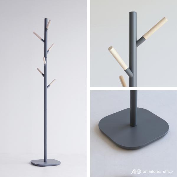 この商品はダークグレー色になります。木の質感を活かした北欧風のシンプルデザイン。お家に帰ってきて上着、帽子等をサッと掛けられる、おしゃれでコンパクトなサイズのポールハンガーです。掛けるバーは６本ございます。また、下のパーツを外せばお子様用（...