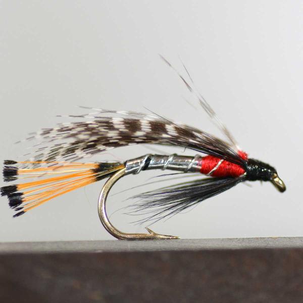 川の水が澄んできれいなときにオススメなフライ。ドライフライ/ウエットフライ/ニンフフライ/ストリーマーフライ/ソルトウォーターフライ（海用）/バスフライ/サーモンフライ/エッグフライ/チェコニンフなど、バリエーションが豊富！ページ左のカテゴ...