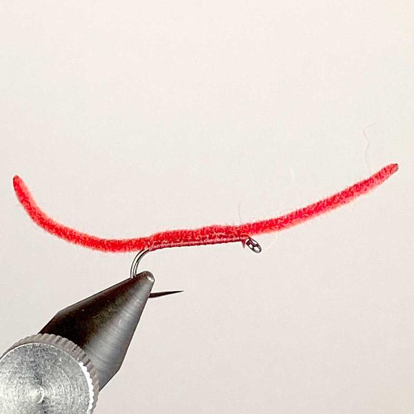 サンワンワームは、フライフィッシングにおいて魚の活性を引き出す効果的なフライです。特に管理釣り場や渓流で実績が高く、自然界の虫やワームをイメージしたデザインが魚の捕食本能を刺激します。【特徴とディテール】フックの選択肢: バーブレス（返しな...