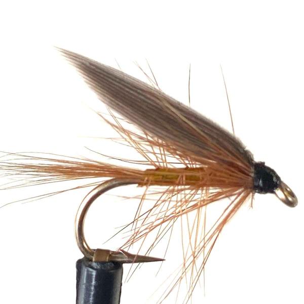 知る人ぞ知る名作のウェットフライ。管理釣り場では通年使用が可能。渓流でも優秀なウエットフライである。【重要・確認】フライは天然マテリアルを使用している為、画像とカラーが一致しない事があります。 フックはフライパターンによって同一サイズでも大...