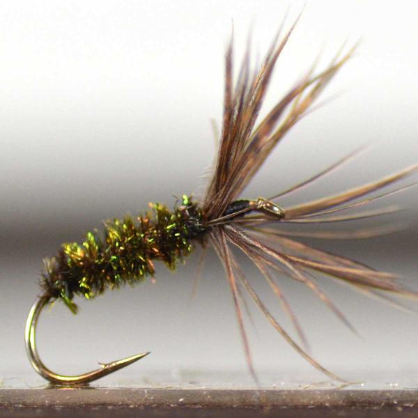 テンカラ毛鉤 ピーコック（#10〜#16）独特の光沢と色変化で魚の捕食本能を刺激する、魅惑の定番マテリアル。ピーコックハール特有の微妙な輝きが、水中で生命感を演出します。ナチュラルとアトラクターの中間的な万能パターンです。■ 商品情報タイプ...