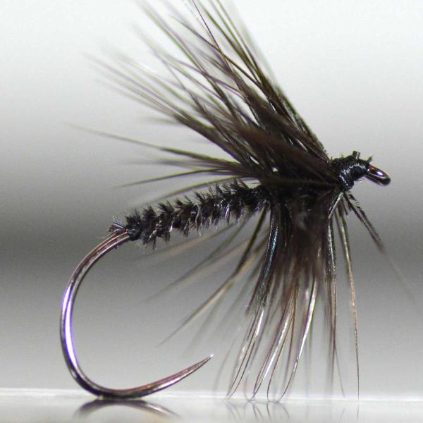 伝統テンカラ毛鉤（#10 / #12 / #14）水中で操作し、渓流の魚を誘う日本古来の毛鉤。日本の伝統釣法「テンカラ」で使われてきた毛鉤を、実釣で扱いやすいバランスに仕上げています。流れの中でテンションをかけることでハックルが開き、緩める...