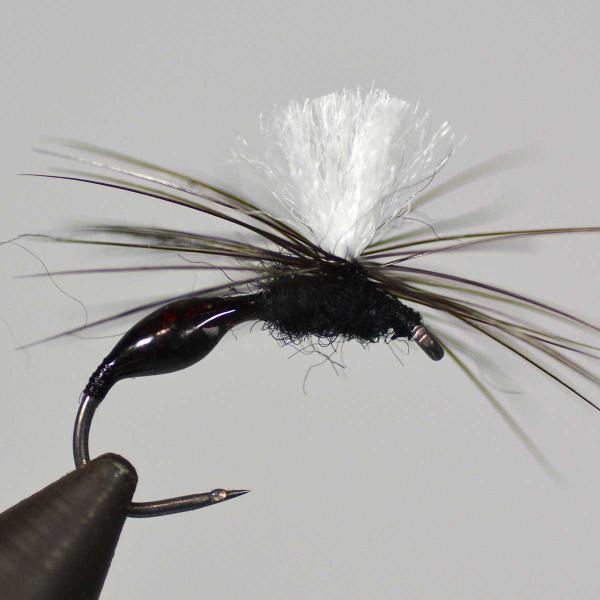 ハードシェルアントパラシュートフック：バーブレス／バーブド から選択可サイズ：#10・#12・#14・#16タイプ：ハーフサブサーフェス（半沈みタイプ）渇水期のスレたトラウトに特に強いハードシェルアントパラシュート。ボディには艶やかなハード...