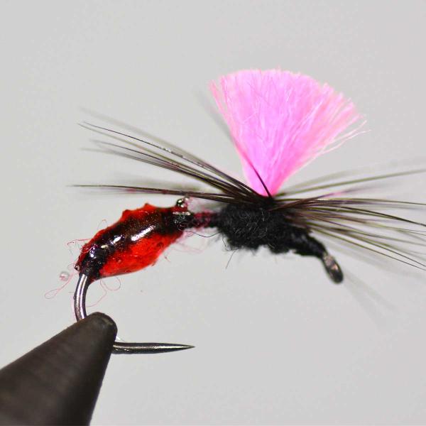 ハードシェルアントパラシュートフック：バーブレス／バーブド から選択可サイズ：#10・#12・#14・#16タイプ：ハーフサブサーフェス（半沈みタイプ）渇水期のスレたトラウトに特に強いハードシェルアントパラシュート。ボディには艶やかなハード...