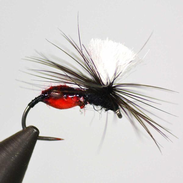 ハードシェルアントパラシュートフック：バーブレス／バーブド から選択可サイズ：#10・#12・#14・#16タイプ：ハーフサブサーフェス（半沈みタイプ）渇水期のスレたトラウトに特に強いハードシェルアントパラシュート。ボディには艶やかなハード...