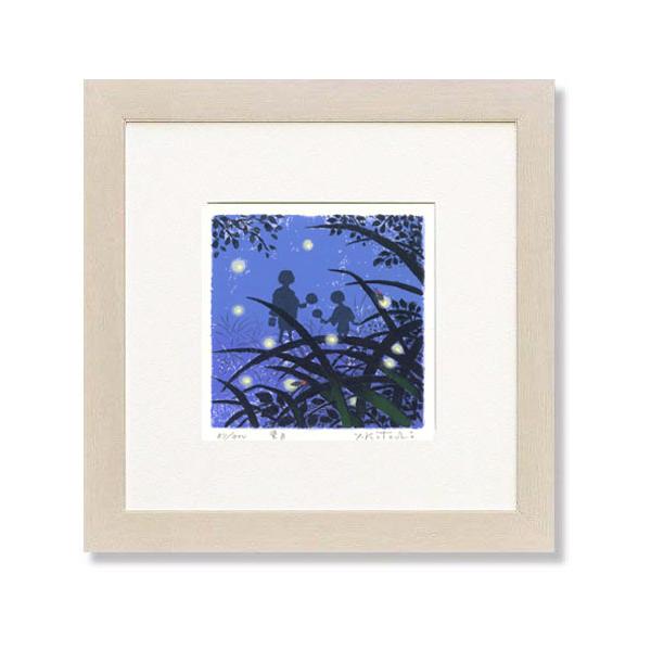 作品　　　： シルクスクリーン版画限定枚数　： 800枚額サイズ　： 35 x 35 cm作品サイズ： 15 x 15 cm重量　　　： 1kg（仕様）マット　　：生成りエンボスマット額表面　　：アクリル使用（作品について）「蛍」は、幻想的...