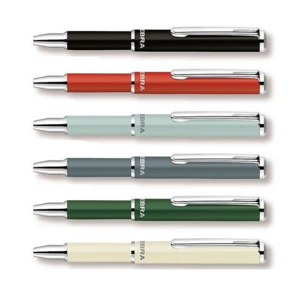 ■軸が伸びる！スライド式機構軸を伸ばすと中芯が出てきて、筆記可能になります。持ち運びに便利なボールペンです。■ショートサイズ使用時は１０７ｍｍ、収納時は８４ｍｍでコンパクトに持ち歩けます。■油性インクどんな筆記シーンでもしっかり書ける油性の...