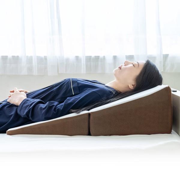 【発売日：2026年02月03日】背中から支える斜めまくらなだらかな傾斜が眠りをもっと楽にする。●呼吸や身体の負担を考えた14度設計、2層のウレタン構造で上半身をしっかり支えながら優しくフィットします。●なだらかな傾斜と幅広いゆったりサイズ...