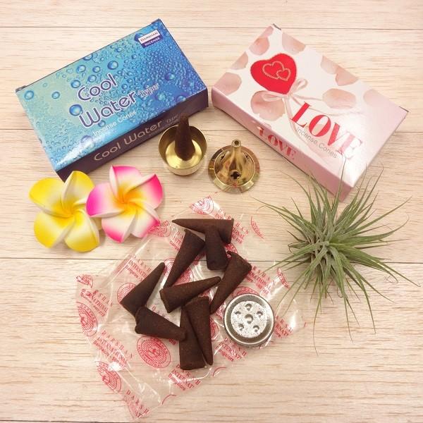 【発売日：2015年08月16日】コーンタイプ香  DARSHAN原産国：インド  サイズ：コーン香 約H3cm 、1箱１０個入り  ※アルミの簡易香皿が1枚入っています。※ハンドメイドのため、大きさや形にバラつきがございます先端が多少欠け...
