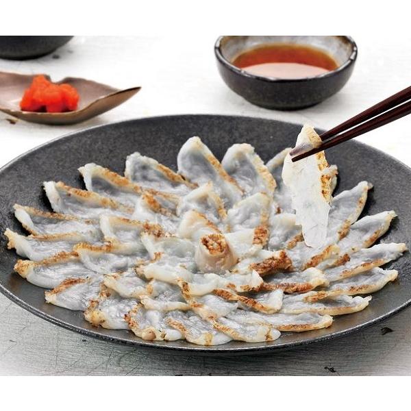 【発売日：2021年11月09日】ふく太郎本部 山口県萩産活〆まふく炙り刺身（3人前） GO清山口県萩沖で水揚げされた活天然マフグ身の表面を強火でサッと炙り、旨味と新鮮さを閉じ込め、熟練の職人が丁寧に刺身に仕上げました。外側は香ばしく、内側...