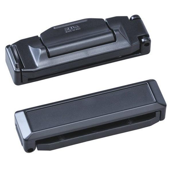 シートベルトの圧迫感をやわらげる！スタイリッシュな薄型デザイン●シートベルトの締め付けや圧迫感を抑える、シートベルトの調整器です。●幅52mmまでの幅広いシートベルトにも装着OKです。●ロック&amp;フリー機能付きで、乗り降り時のシートベ...