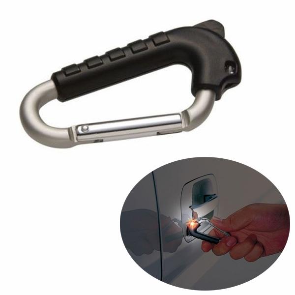 カギ穴にあてて静電気を除去する●特殊導電素材レジテックによって、静電気が人体より放電するときのショックをやわらげます。●吸収した静電気でランプが点灯。除去の効果を目で見て確認できます。●カラビナ形状をしていますので、キーを束ねるのに最適です...