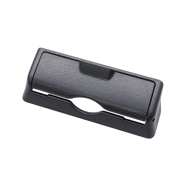 ●専用設計で、ETC車載器ビルトインタイプ装着箇所のパネルにピッタリフィット。●ETC車載器を隠せるため、盗難予防にも最適です。●ETCカードを抜き挿しする際は、カバーを開けて行ないます。●両面テープで貼り付けるだけの簡単装着です。