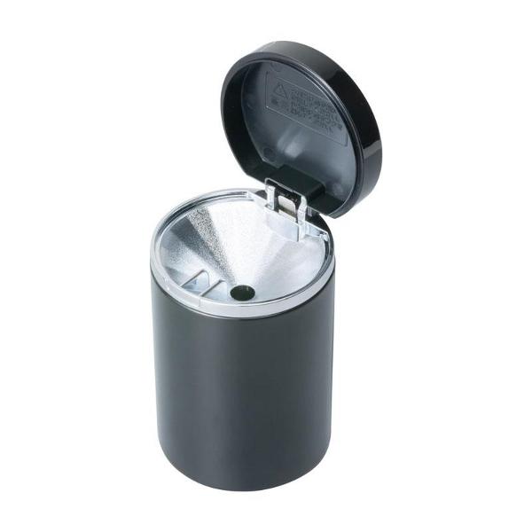 ●純正や後付けのドリンクホルダーにすっぽり収まる置き型タイプの缶灰皿です。●火がついたまま捨てられる、自然消火穴付きです。●消火皿部が外せて簡単に灰が捨てられます。●ご家庭やアウトドアでのご使用にも便利です。